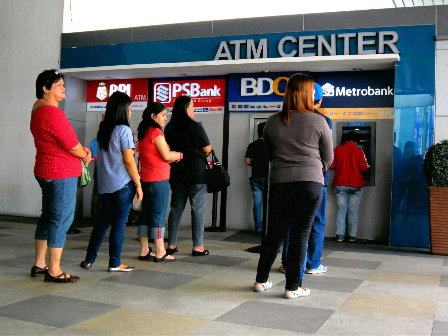 留学中にお金が足りない！？フィリピンのATMを使ってお金を引き出す方法 - フィリピン留学.net